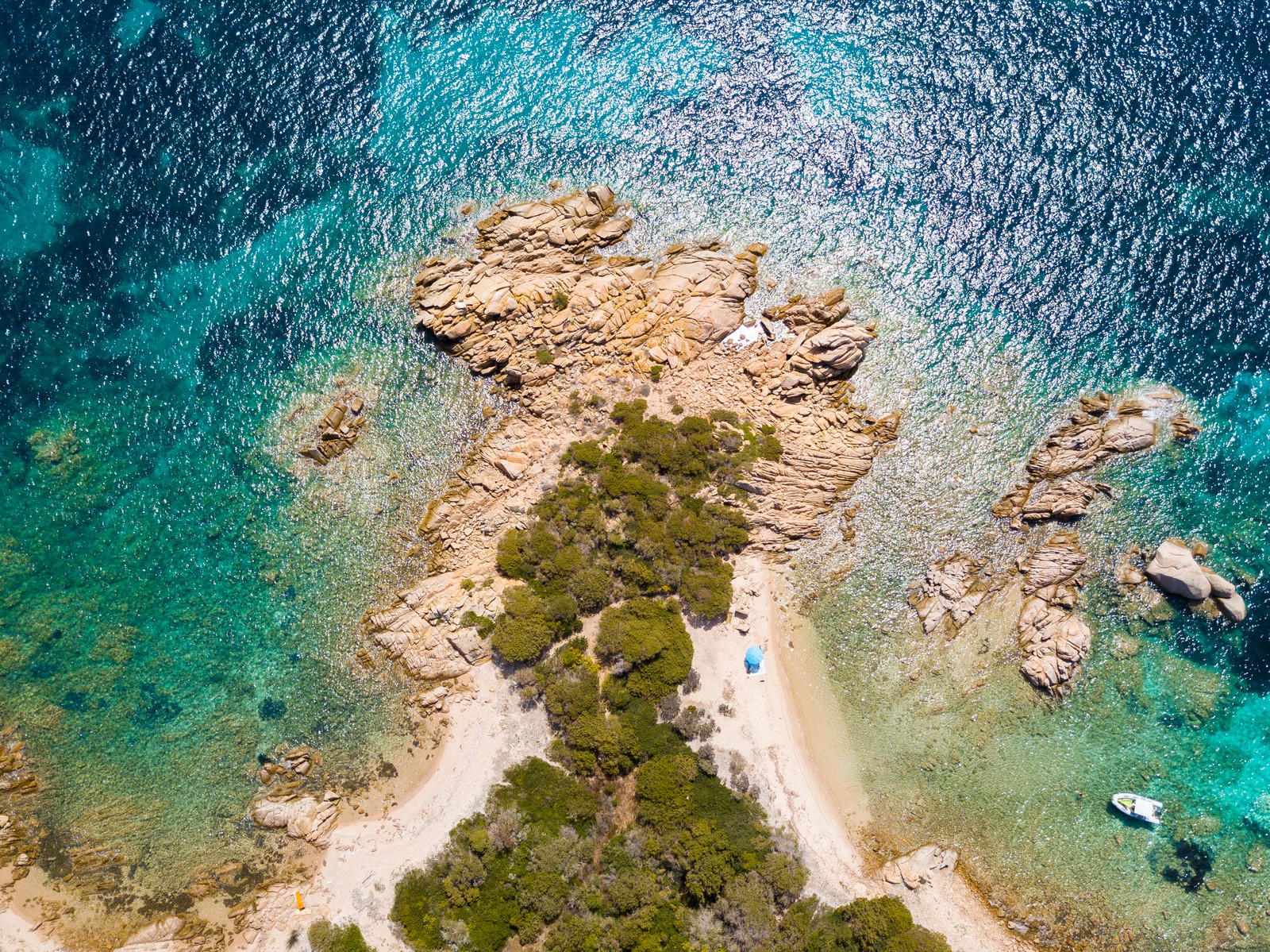 Budelli - Come arrivare, dove dormire e spiagge